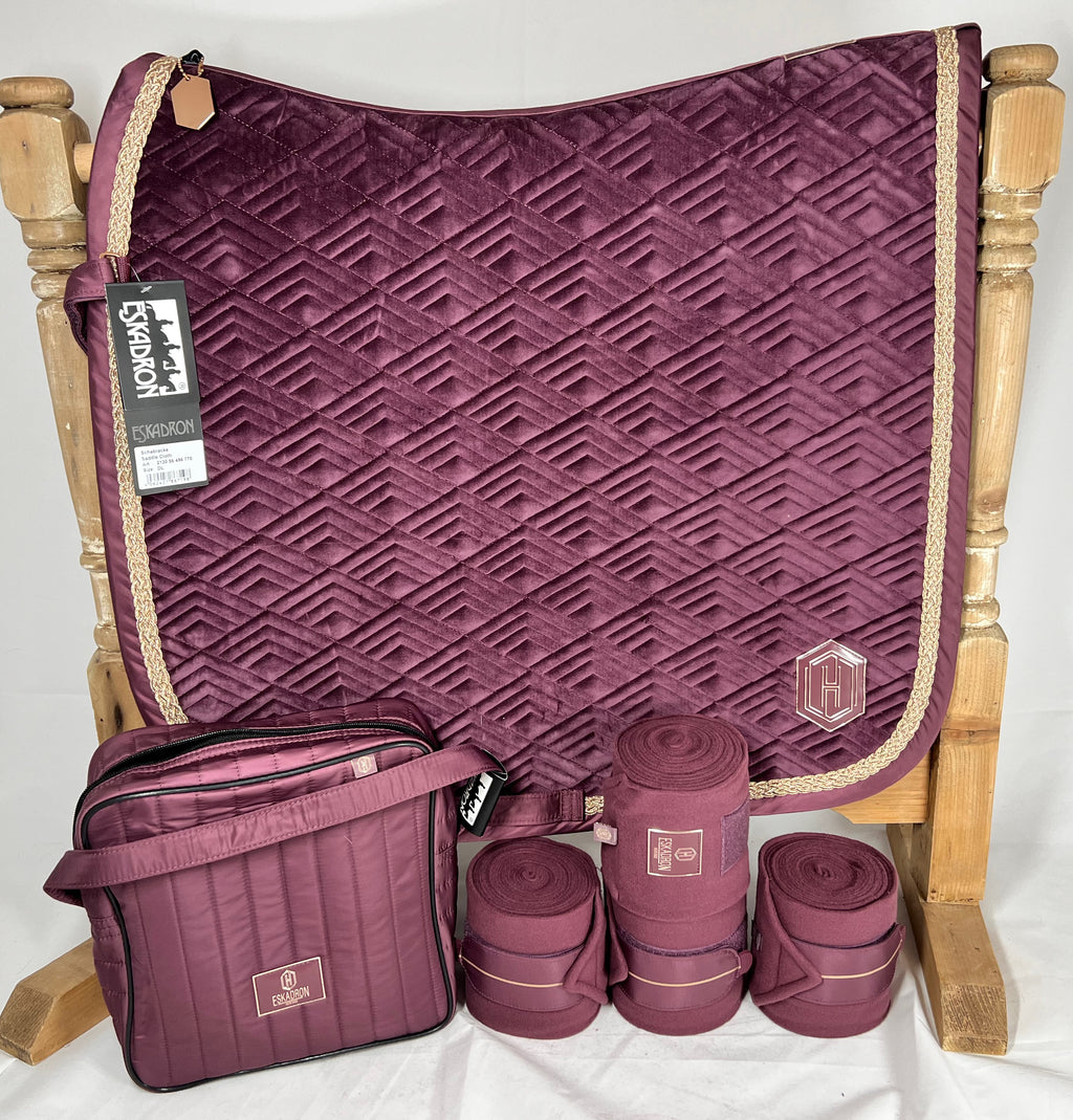 Eskadron Heritage Cassis velvet emblem dressage set – Matchy Dressage